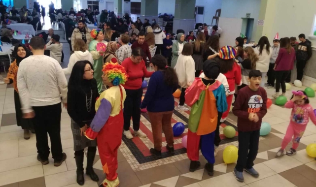 Özel Çocuklar Yılbaşı Etkinliğinde Buluştu - GENEL - Merzifon Bilgi ... Özel Çocuklar Yılbaşı Etkinliğinde Buluştu - GENEL - Merzifon Bilgi ...